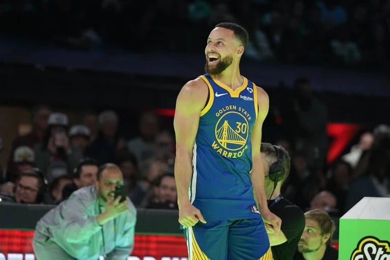 Stephen Curry tells the AP why 2024 is the right time to make his ...