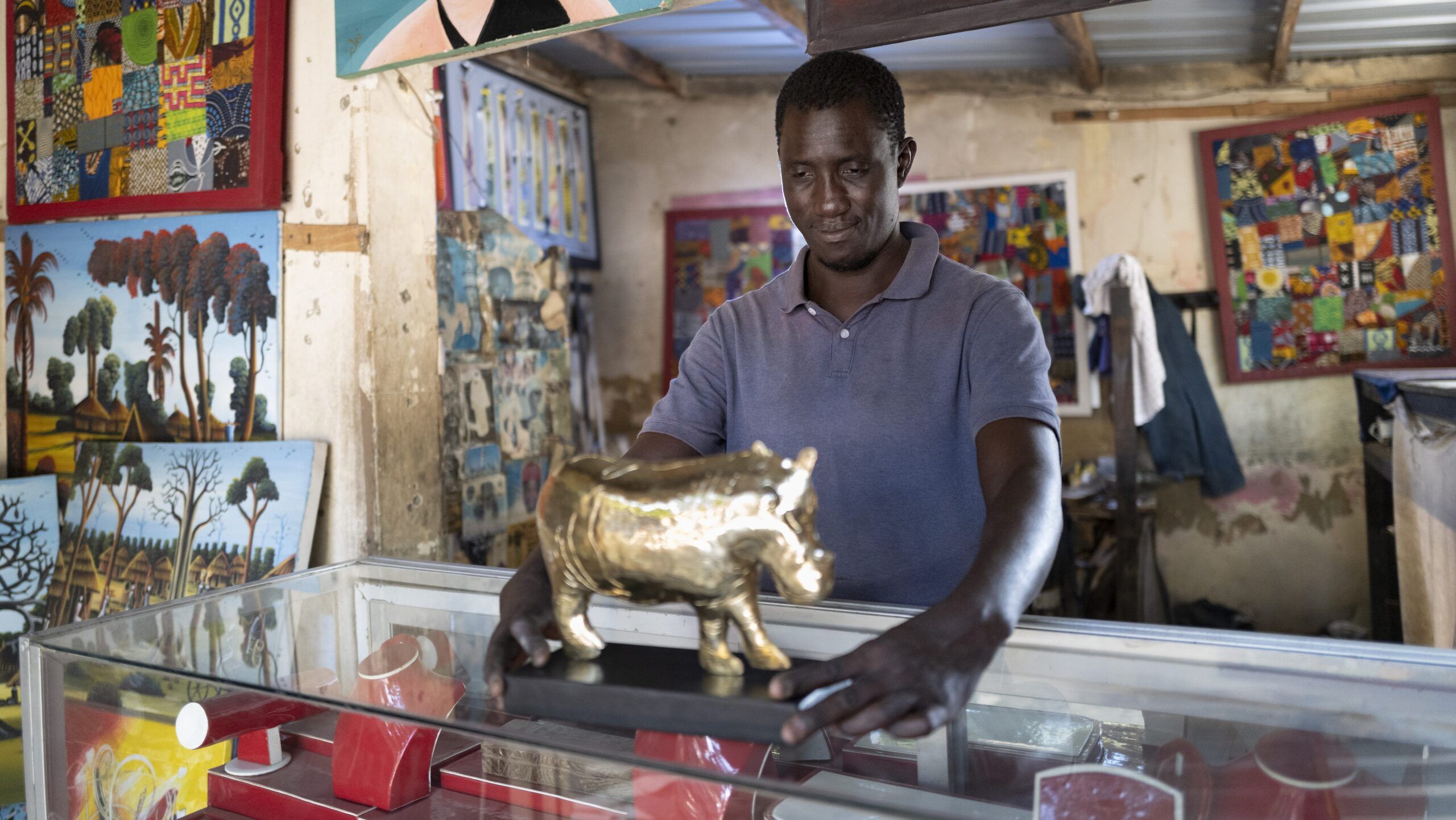 Senegalese artisans in the spotlight as they exhibit for the first time ...
