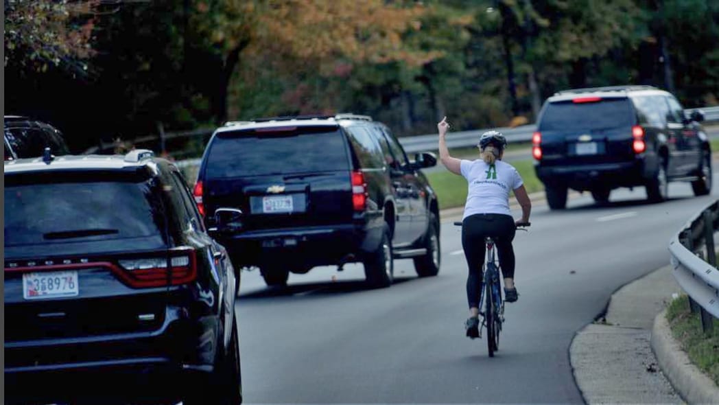 Single mom fired after flipping off Trump’s motorcade, sues former ...