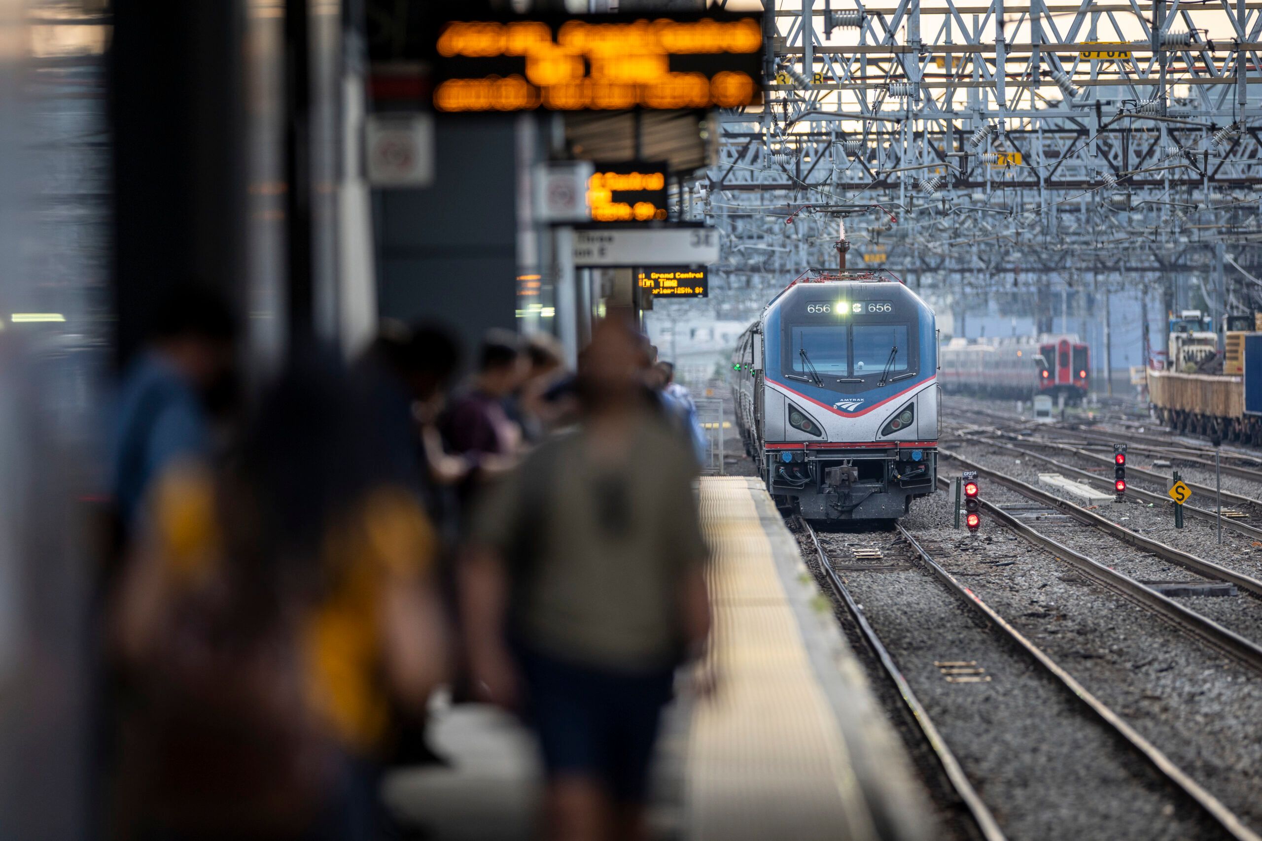 Amtrak to revive train service between New Orleans, Baton Rouge