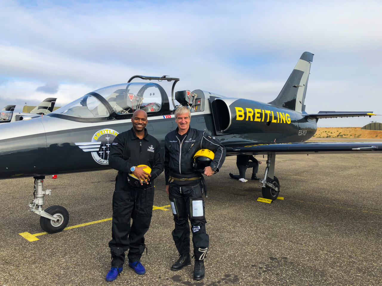 Travel expert, Nathan Fluellen, shows us what's it's like to fly with ...