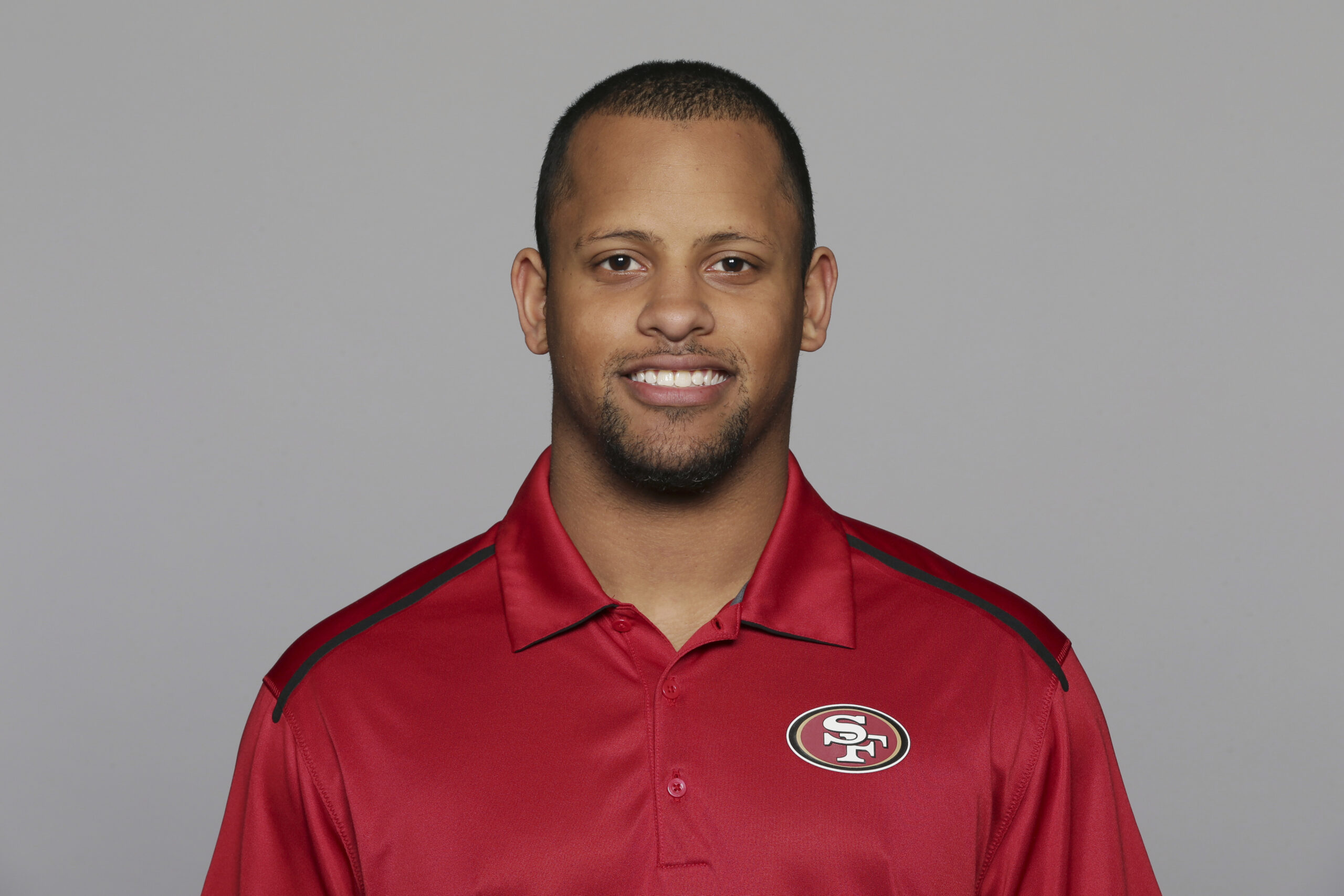 Former Oregon football star Keanon Lowe hailed a hero for stopping ...