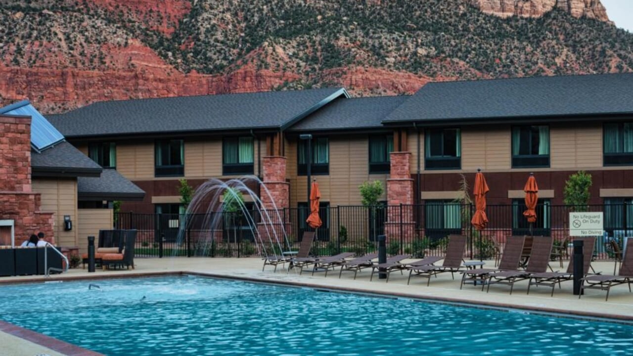 Hampton Inn employee fired after calling police on Black family at pool ...