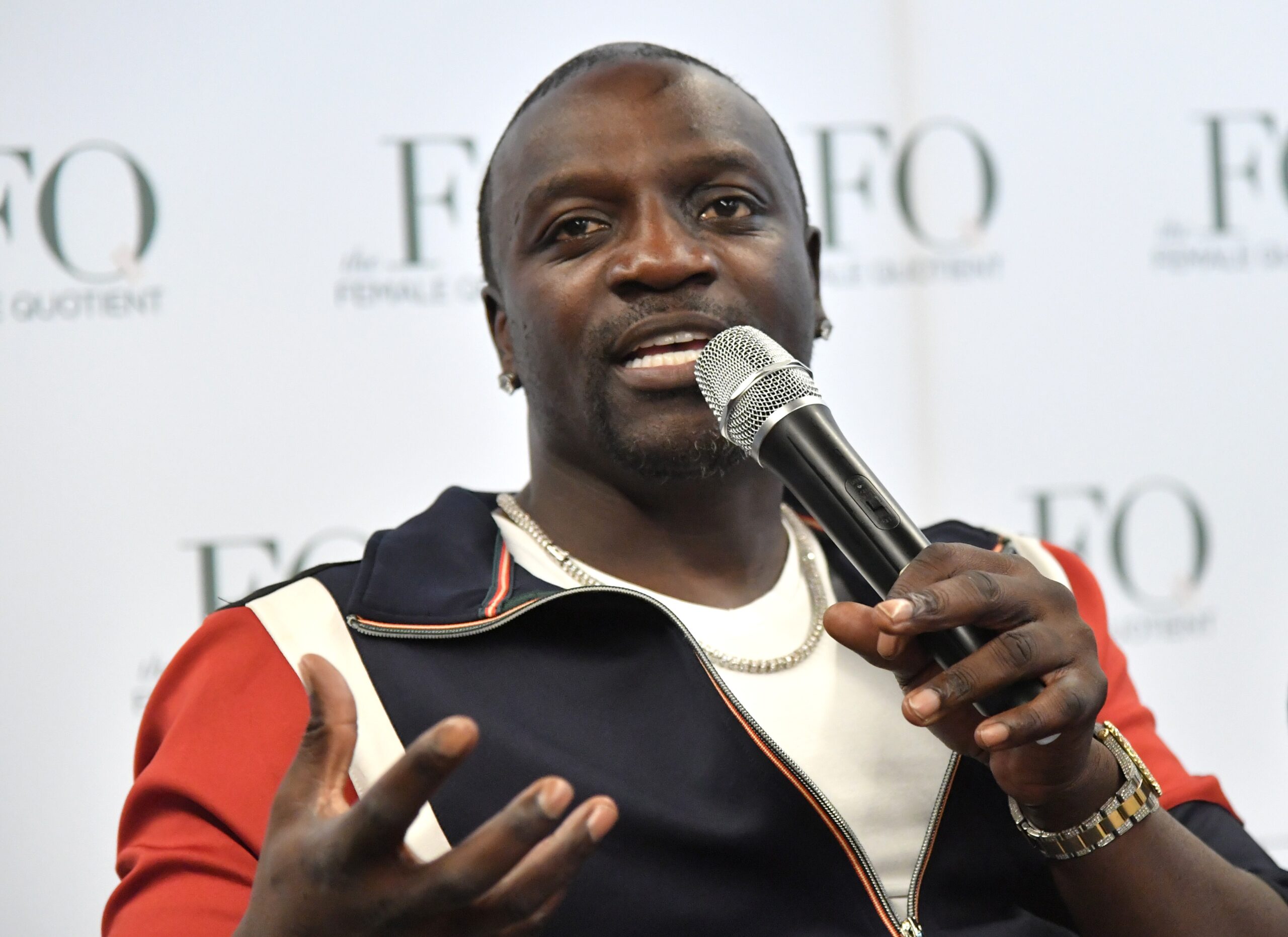 Akon defends past comments on wealth: 'I was happier when I was poor'