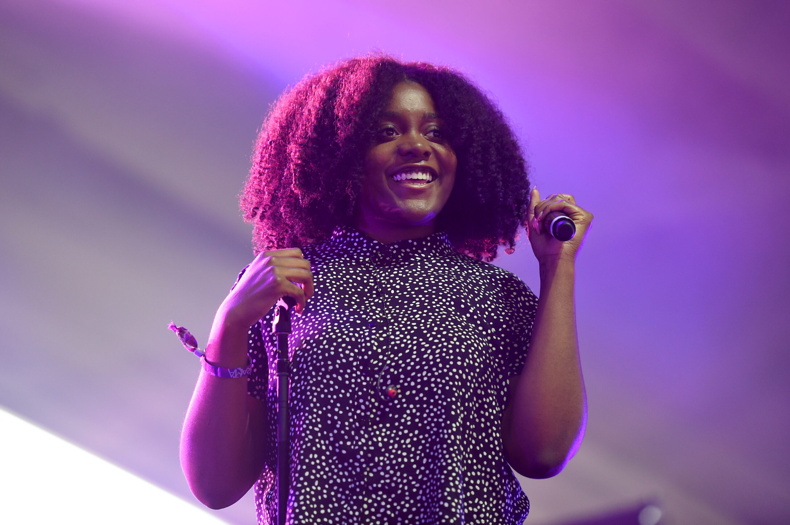 Rapper Noname opens Radical Hood Library in Los Angeles - TheGrio
