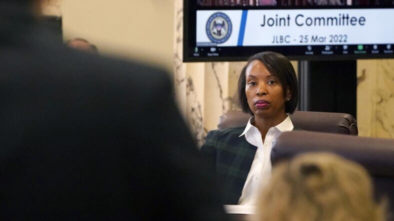 Mississippi set to become final state with equal pay law