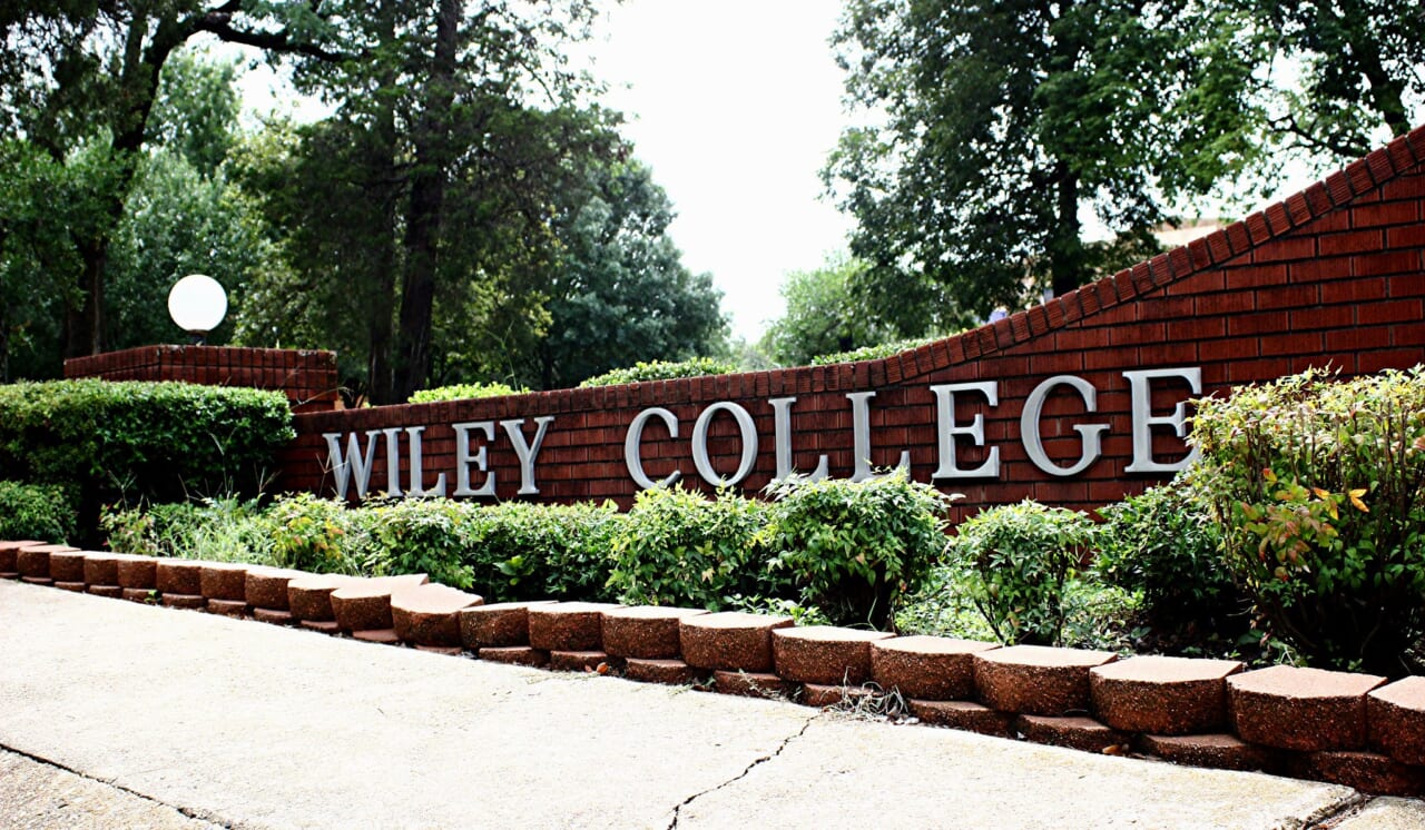 Donor pays off $300,000 debt of HBCU Wiley College graduates - TheGrio