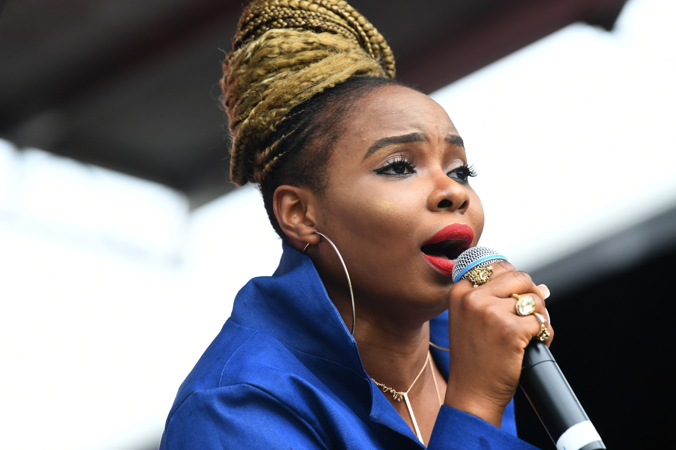 Nigerian Afropop singer Yemi Alade denied Canadian visa