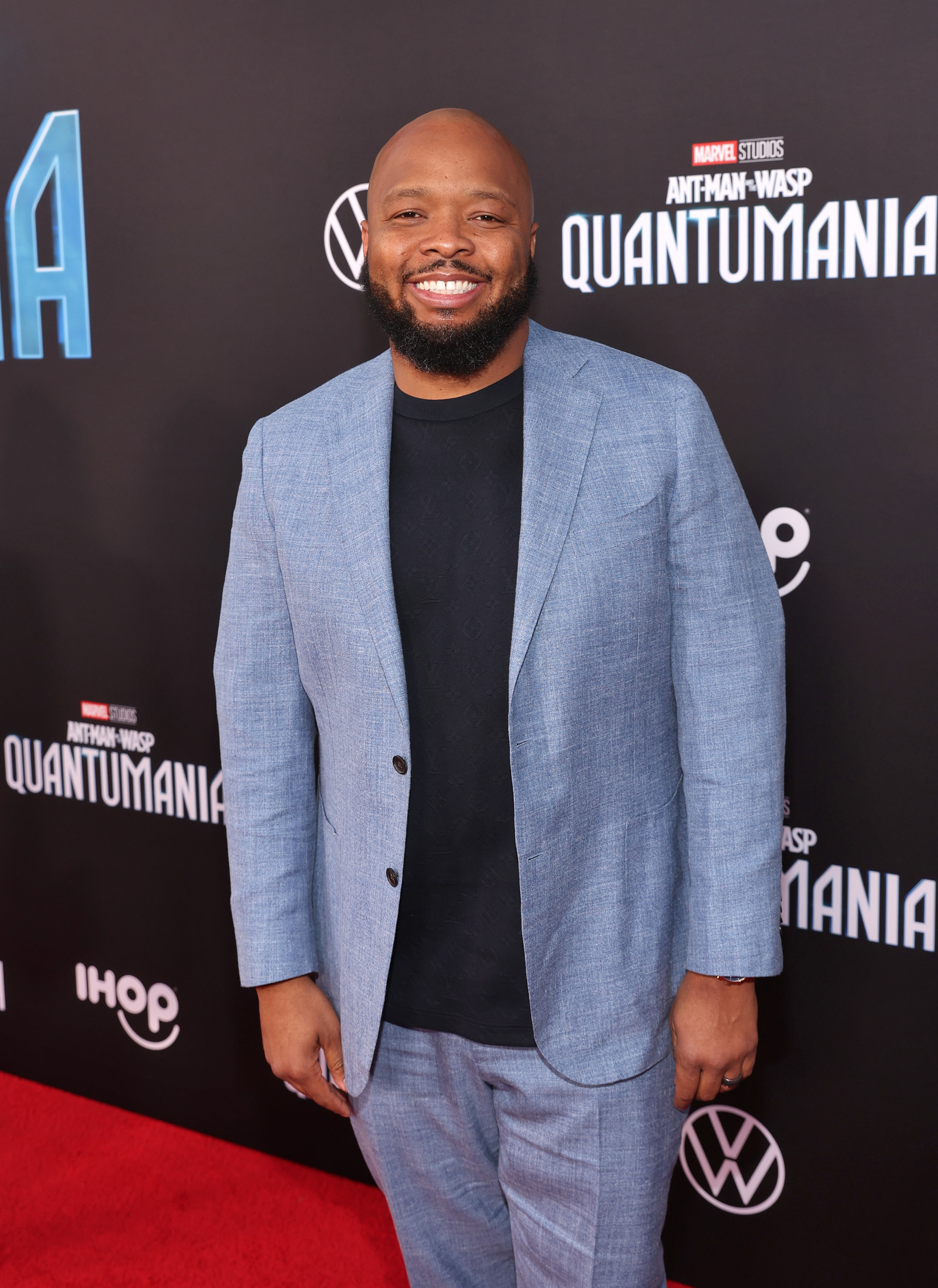 YouTube comedian Kev On Stage apologizes to Black cosplayer for past ...