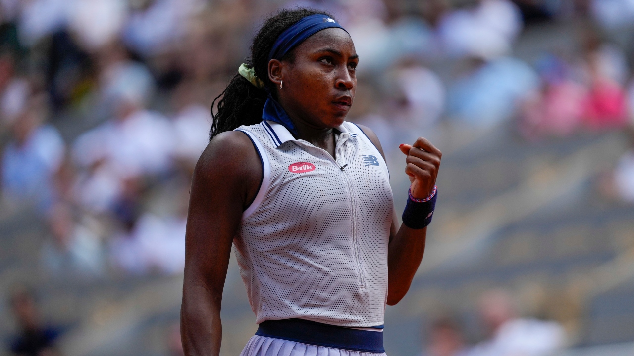 Coco Gauff returns to the French Open semifinals by defeating Ons ...