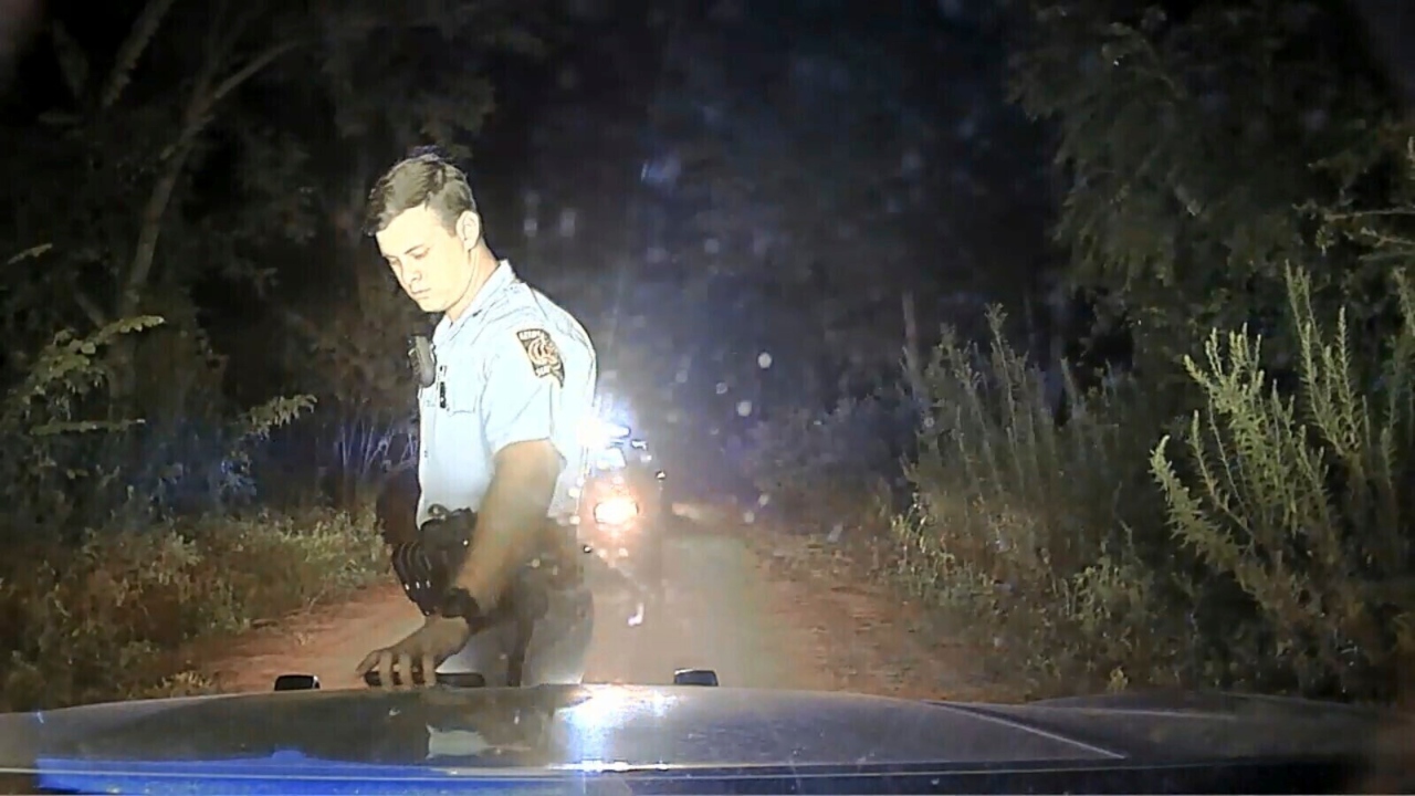 Shot in 1.6 seconds: Video raises questions about how trooper avoided ...