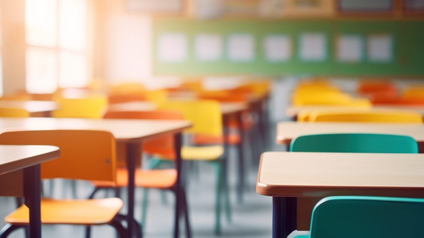 BLK ALERTS - A Texas teacher broke out the old-school pen and paper to ...